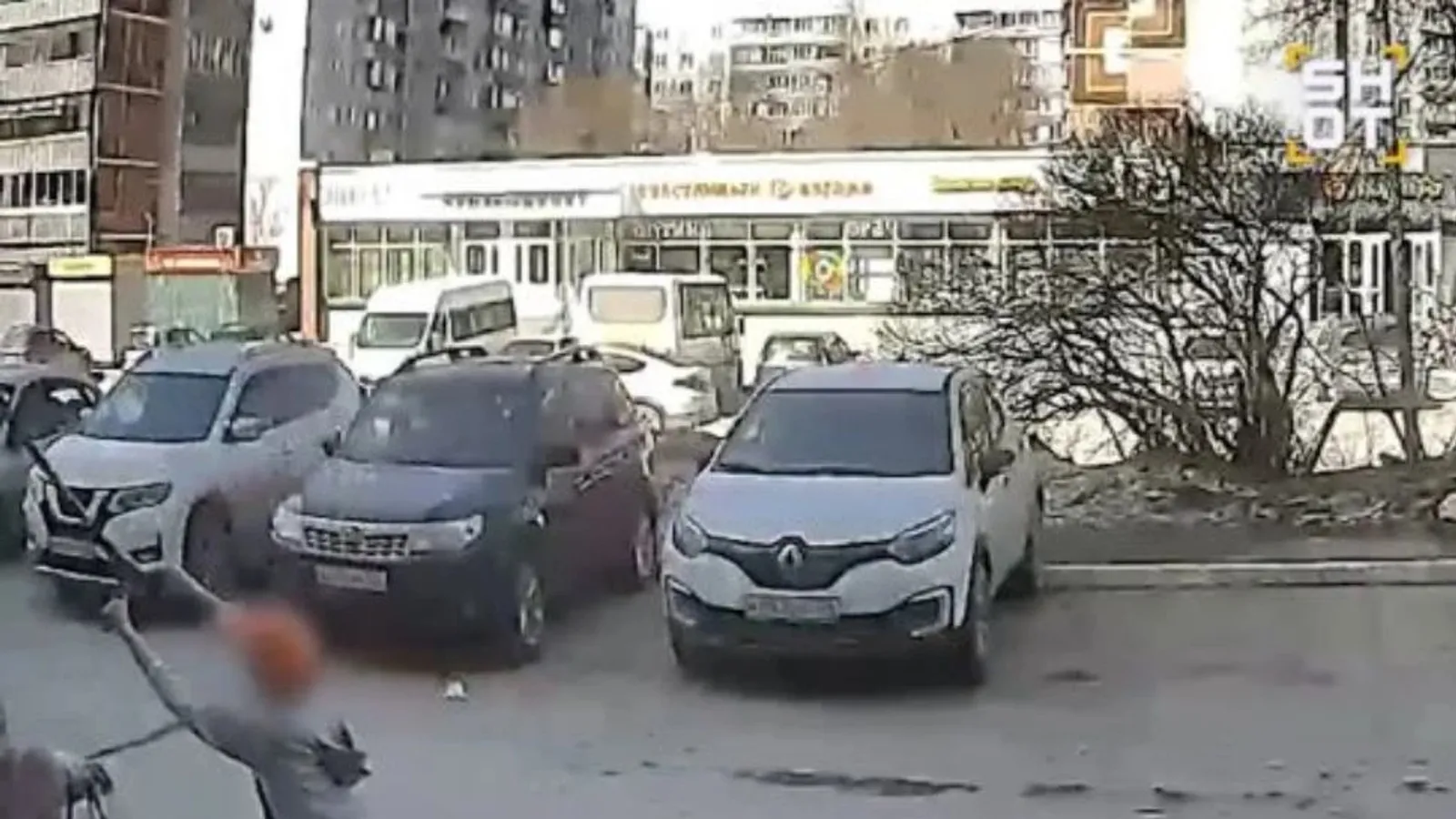 Коточкыч: бала самокат белән 90 яшьлек әбинең башына суккан